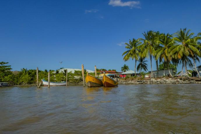 Leonsberg is een dorpje buiten Paramaribo